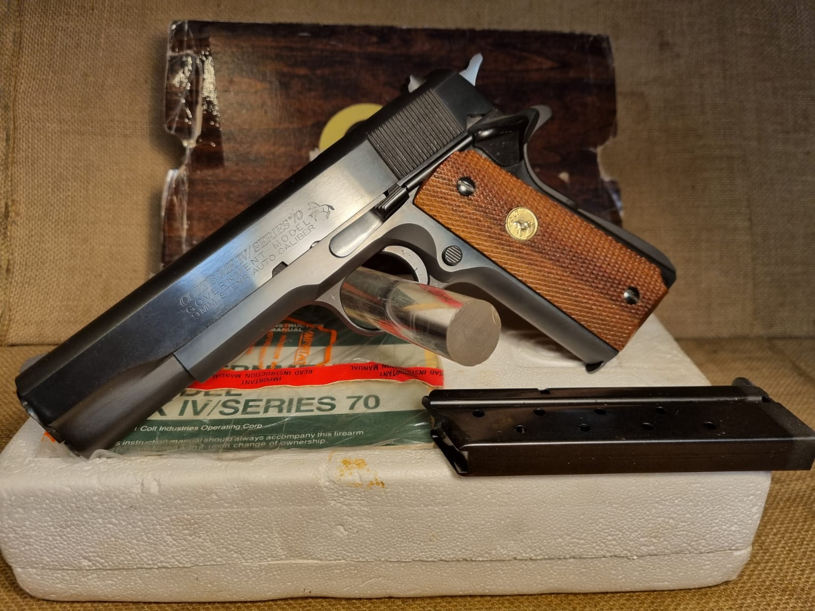 PISTOLA SEMIAUTOMATICA COLT GOVERNMENT 70 USATO 4996 calibro 9 STEYR ...